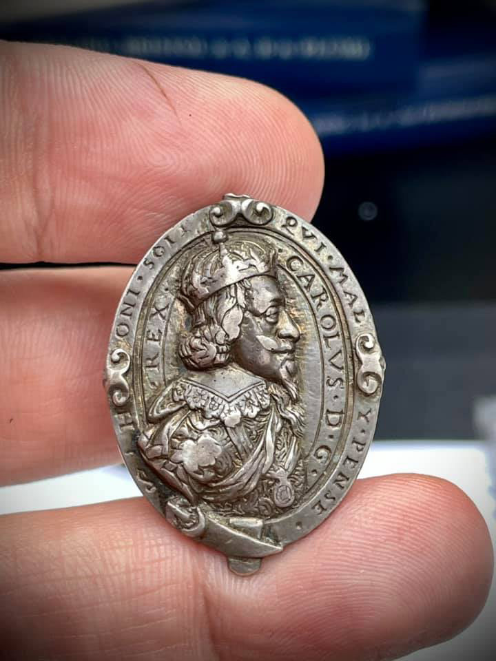 1642 - 49 Charles I Royalist Badge by Thomas Rawlins – M & H